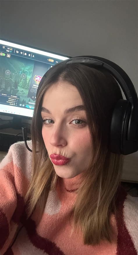 Gamer Threads Any Other Gamers Here That Play League Of Legends And Wanna Connect 💖☺️ Looking