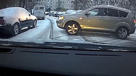 눈길에서 브레이크를 밟아도 소용없는 이유 자동차사고 영상 모음 네이버 Tv