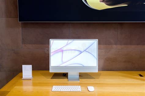 New Apple Computers Imac Computer Showing Random Wallpepr M1 Cpu