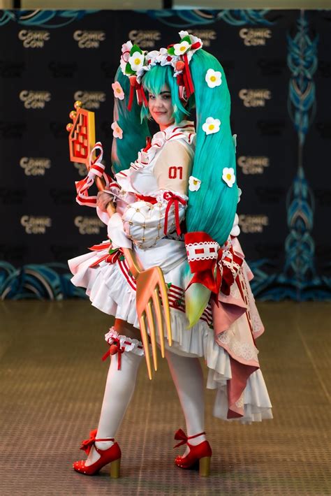 Mcdonalds X Miku Cosplay In A Mcdonalds Rvocaloid