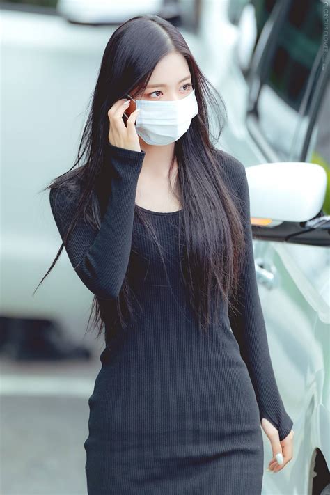 여자 손바닥 만한 프로미스나인 이채영 허리 If 인스티즈 Instiz 인티포털 카테고리