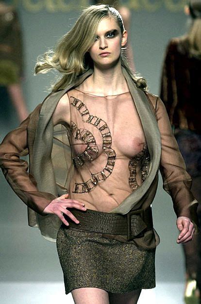 Runway Rack On Display Breezy Pic