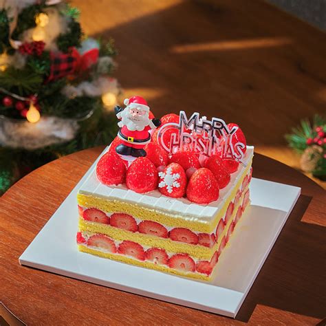 디아넥스 The Annex 디아넥스 빵야 베이커리와 함께 달콤하고 행복한 연말을 미리 준비해보세요 🍰스트로베리 케이크 신선한 설향 딸기로 가득한 샌드케이크 청정