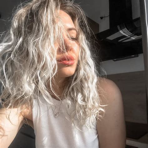 J U L I A L O K T E V A Juliaa Lok On Threads