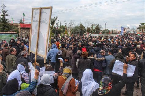 تجمع حامیان محمد شیخان کاندیدای انتخابات در شهر پره سر گیلان خزرنما