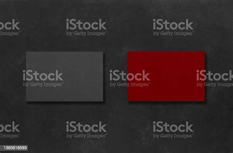 어두운 콘크리트 배경에 검은 색과 빨간색 직사각형 모형 디자인 요소 또는 포트폴리오 복사 공간 0명에 대한 스톡 사진 및 기타