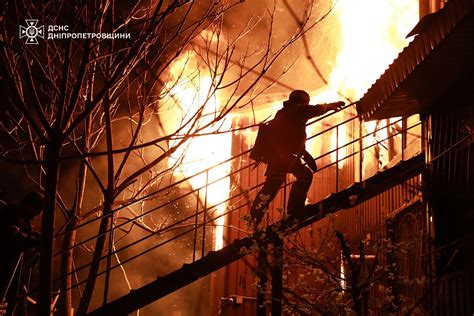 Зеленський відреагував на важку ніч в Дніпрі і наголосив на важливості допомоги від партнерів