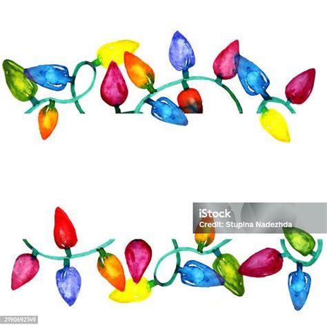 빨강 노랑 초록 파랑 전구와 함께 그려진 수채화 화환 반짝이는 램프 그림의 테이프 프레임 겨울과 새해 휴일 장식 0명에 대한 스톡 벡터 아트 및 기타 이미지 Istock