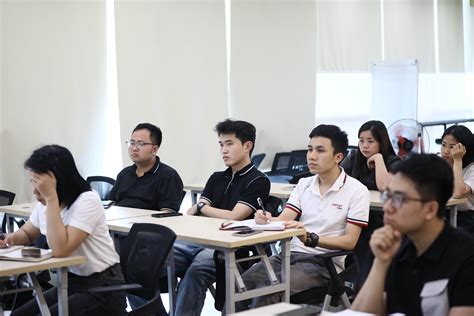 TECHTALK Tự động hóa bằng Robotic Process Automation Cổng thông tin nội bộ Tổng Công ty Dịch