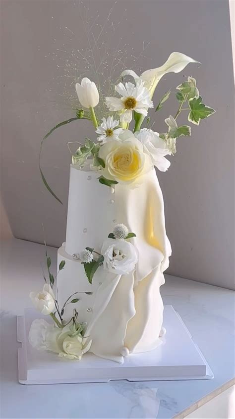 브릴랜드 생화케이크 주문제작케이크 웨딩케이크 돌잔치케이크 연예인서포트케이크 우아한 슈가드레이프 케이크 ️ 웨딩케이크로 제작되었습니다 사이즈 조정및 3단으로