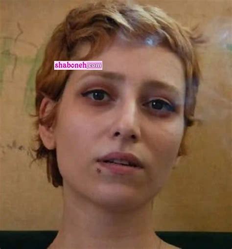 بیوگرافی نیلوفر فولادی کیست فیلم برهنه و لخت شدن در خیابان در هلند