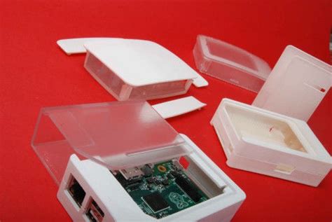 raspberry piに公式ケースが誕生 gigazine