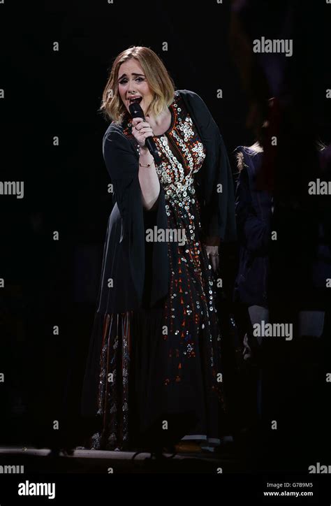 Adele Peforming On Stage At The Glastonbury Festival Hi Res Stock