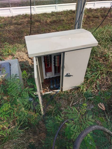 ติดตั้งระบบเสาไฟฟ้าแสงสว่าง เสาไฟถนน เสาไฮแมส โคมไฟถนน โคมไฟถนนled