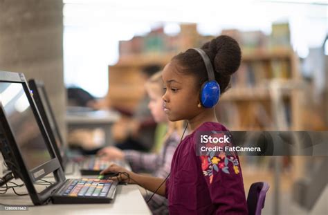 컴퓨터 기술을 배우는 아이들 4 5세에 대한 스톡 사진 및 기타 이미지 4 5세 6 7 살 Stem 주제 Istock