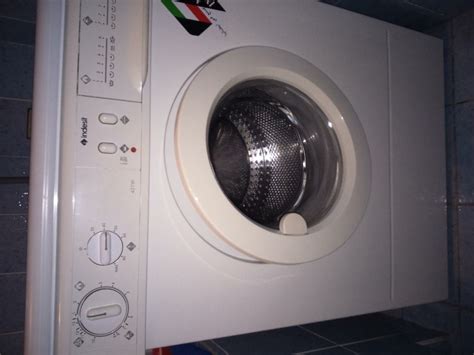 perilica rublja Indesit 421 W