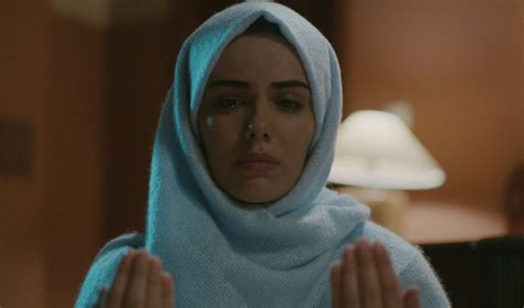 Kimse Bilmez Sevda Namaz Kılıyor Özel Videosu