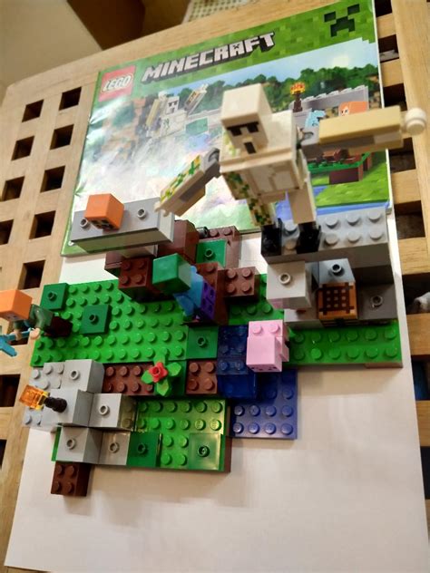 Lego Minecraft Elezn Golem Kompletn I S N Vodem Aukro