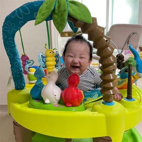 윤정이 Yunnnn Dong • Threads Say More