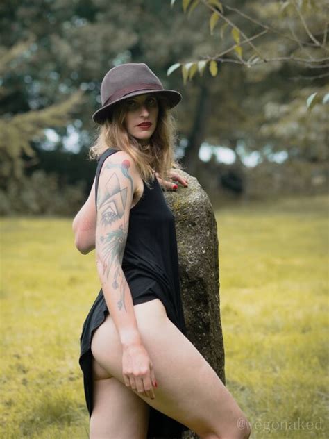 Overdressed For A Walk In The Park Porn Pic Eporner
