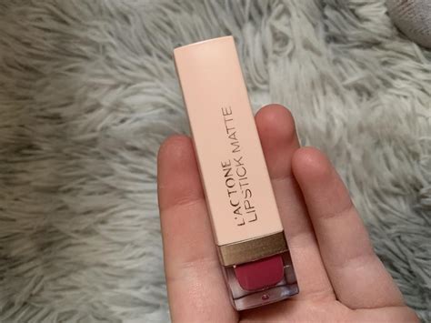 Помада — цена 90 грн в каталоге Помада для губ Купить товары для красоты и здоровья по доступной