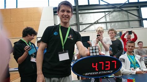 Wr Single 3x3 Feliks Zemdegs Reconstrucción Momos Slowmotion