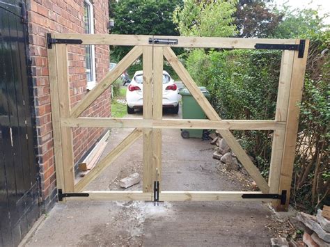 Diy Wooden Driveway Gate