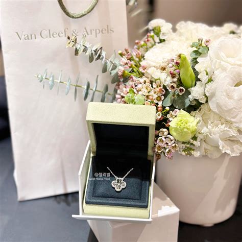 반클리프 알함브라 목걸이 기요세 화이트골드 L 명품 목걸이 추천 네이버 블로그