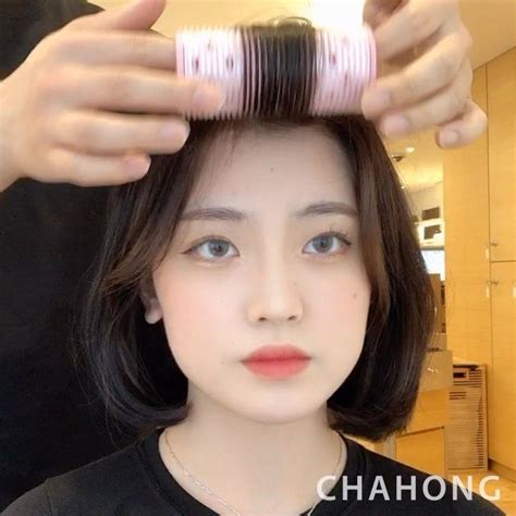 긴머리는 차홍룸 차인석 엘리자벳펌 빌드펌 그레이스펌 On Instagram 단발의 정석 앞머리도 예쁘게 짧은 사이드뱅 💕 겨울의 무드와 잘 맞는 헤어 컬러와 스타일