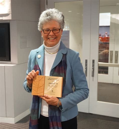 Armn Member Joanne Hutton Receives Bill Thomas Outstanding Park Service Volunteer Award