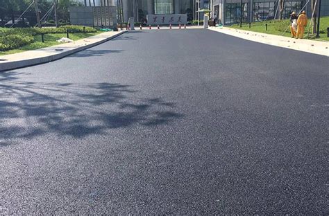成都沥青道路施工的透水率和物理性能 成都马路沥青施工材料的选择与控制 成都沥青路面施工公司普及沥青混合料的组成与材料有哪些 成都沥青路面道路施工公司总结彩色沥青路面养护方面的问题 成都资阳