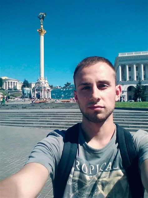 Как связать node js и html