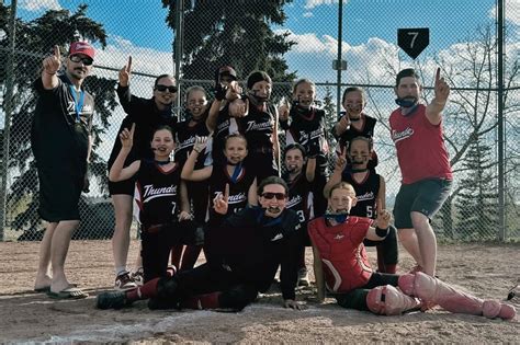 Softball Roundup U11 And U17 Thunder Red Win Softball Gold At Mothers