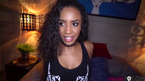 Exciting Babe In One Of Her First Ever Scene Auditions Hotntubes Com