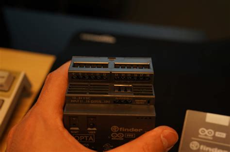 Arduino Opta とは？arduinoが開発したplc 技プログ