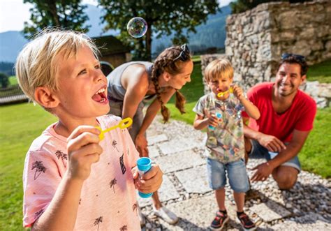 Familienurlaub Mit Kind Appartements Kastner And Kristall Flachau