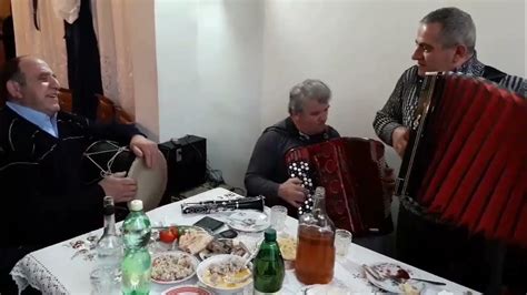 დოლი და აკარდიონი Youtube