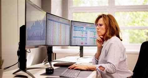 Computer Spreadsheet Data Analyst Woman Stock Image Image Of Employee