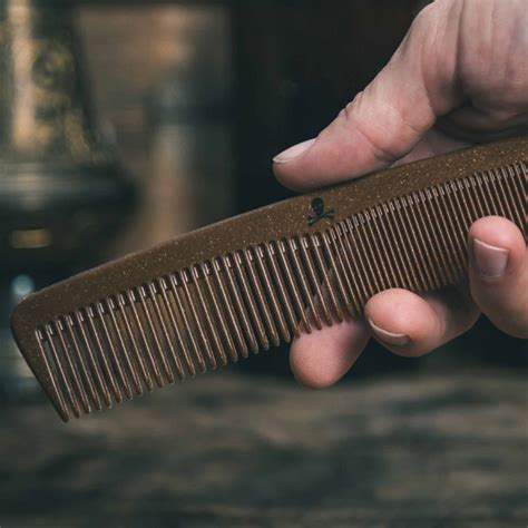 Bluebeards Revenge Liquid Wood Styling Comb Retail Box Za