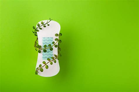 여성 위생을위한 폐기물 생리대 제로 Jn 그린 지속 가능한 기간 배경 개념에 대한 스톡 사진 및 기타 이미지 개념 공중 부양 그림자 Istock