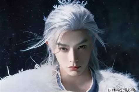 丁禹兮新造型曝光，白衣银发清冷脱俗，打戏精湛颜值爆表气质照片在未来