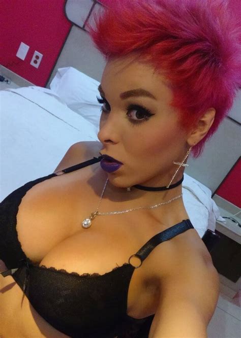 Alexis La Vega Has Red Pink Hair With Her Big Boob