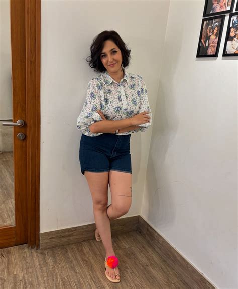Charu Shankars Feet