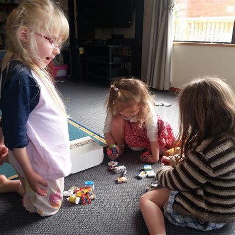 Julia De Groot Youtube