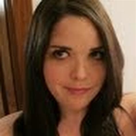 Elizabeth López Youtube