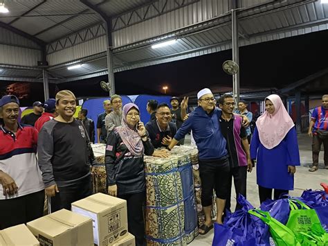 Mohd Lassim Pasrah Lupakan Seketika Kempen Pemilihan Bantu Mangsa Banjir