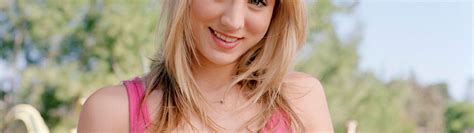 X Resolution Kaley Cuoco Smile Images X Resolution Wallpaper Wallpapers Den