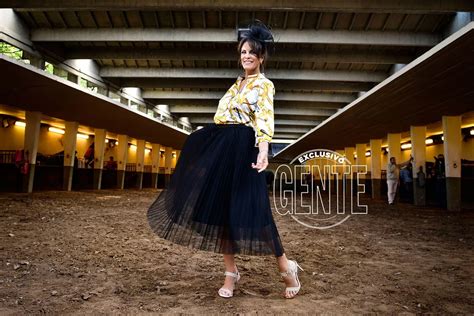 Nequi Galotti Y Su Elegante Manera De Lucir Un Fascinator Infobae