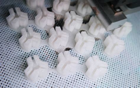 see the light of the 3d printed lamp icoled project of bert simons