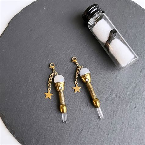 Mini Mini Wand Charm Magical Shop Jiffy ヒーリングワンド、クリスタルワンド、魔法の杖を制作しています。